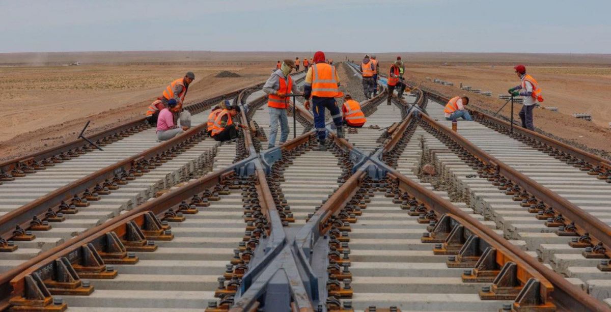 Зүүнбаян Ханги чиглэлийн төмөр замыг ЭНЭ САРД НЭЭНЭ